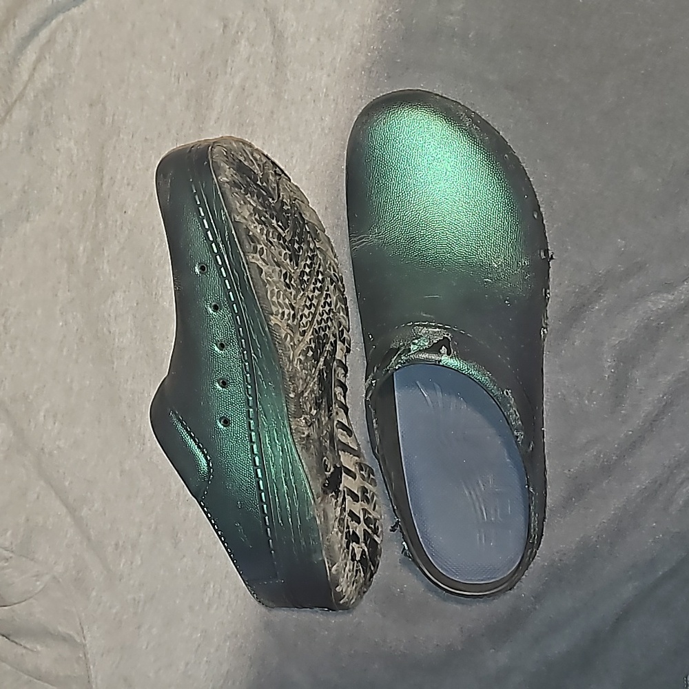 Lightweight Foam-Like Dansko Clogs - Gem